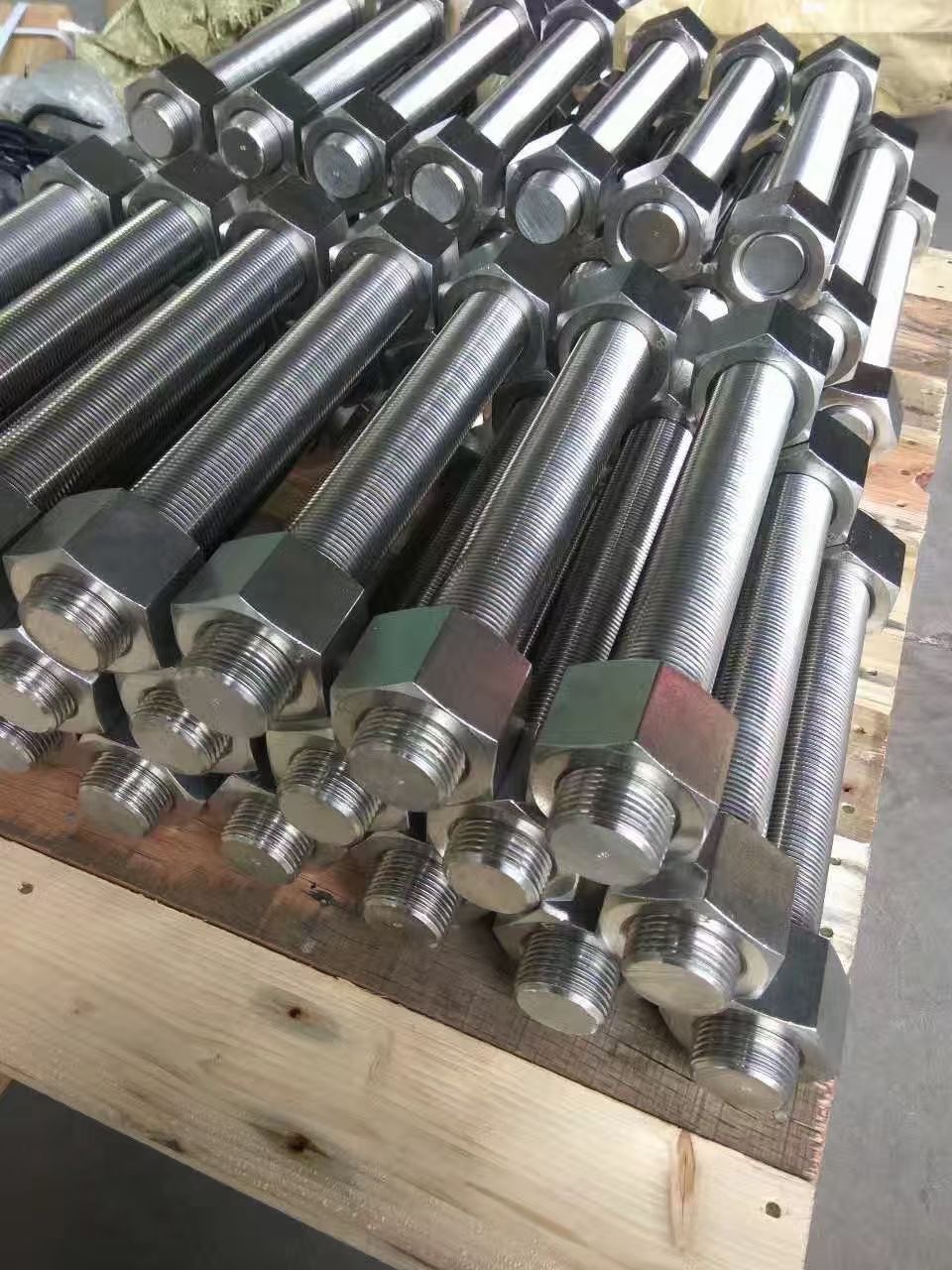 A193 Astm B7 L7 A194 Grade B16 Xylan 1070 Coated Hot dip galvanized M25 Stud Bolts With Nuts ...